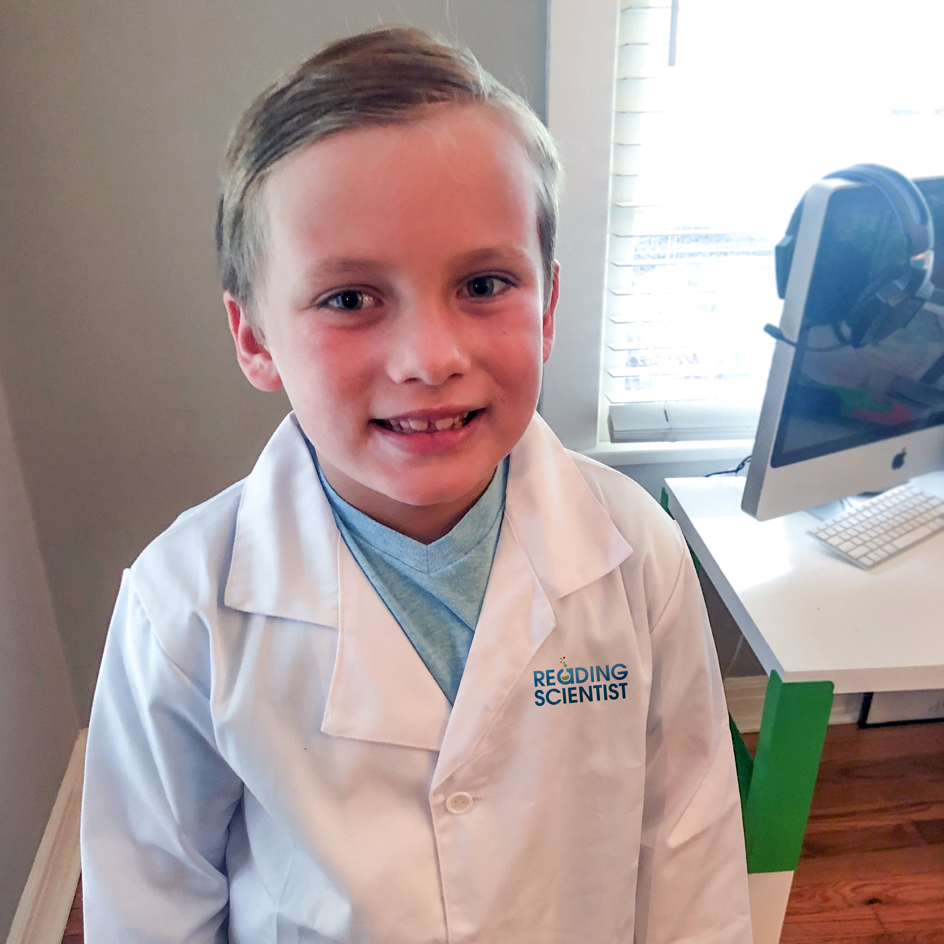 Reading Scientist Lab Coats and Achievement Patches (Set of 6) – SenSOR Literacy Solutions